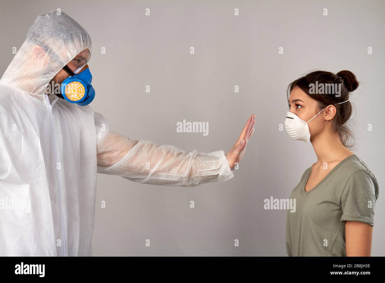 Woman stay away hi-res stock photography and images - Alamy