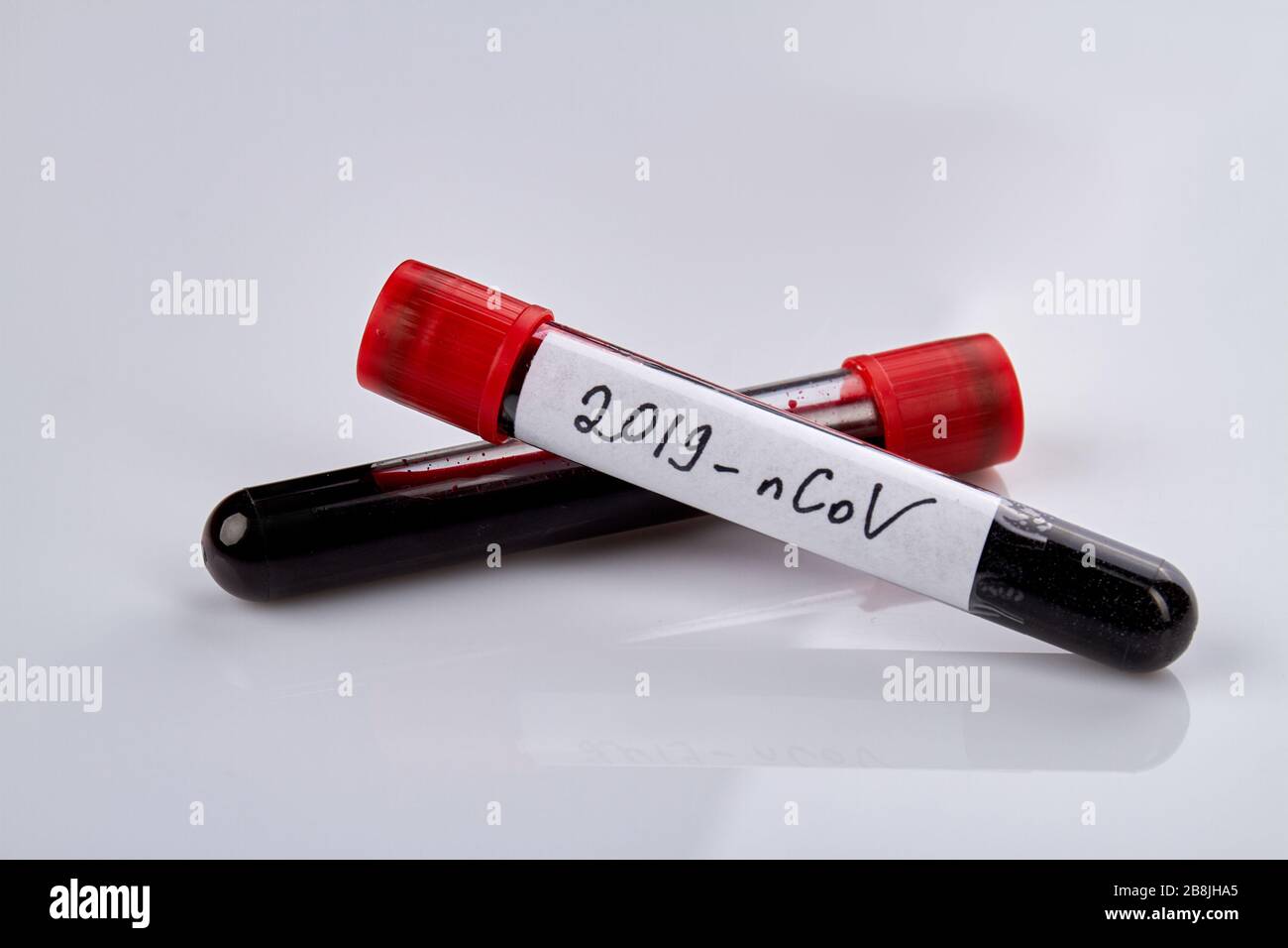 Blood tubes 2019 ncov hi-res stock photography and images - Alamy