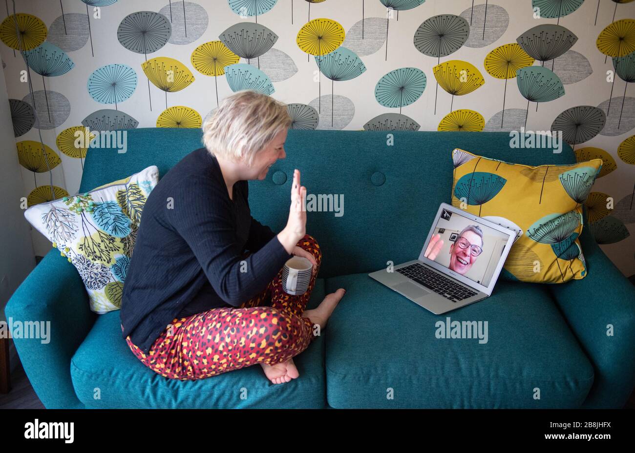 Helen walters chats hi-res stock photography and images - Alamy