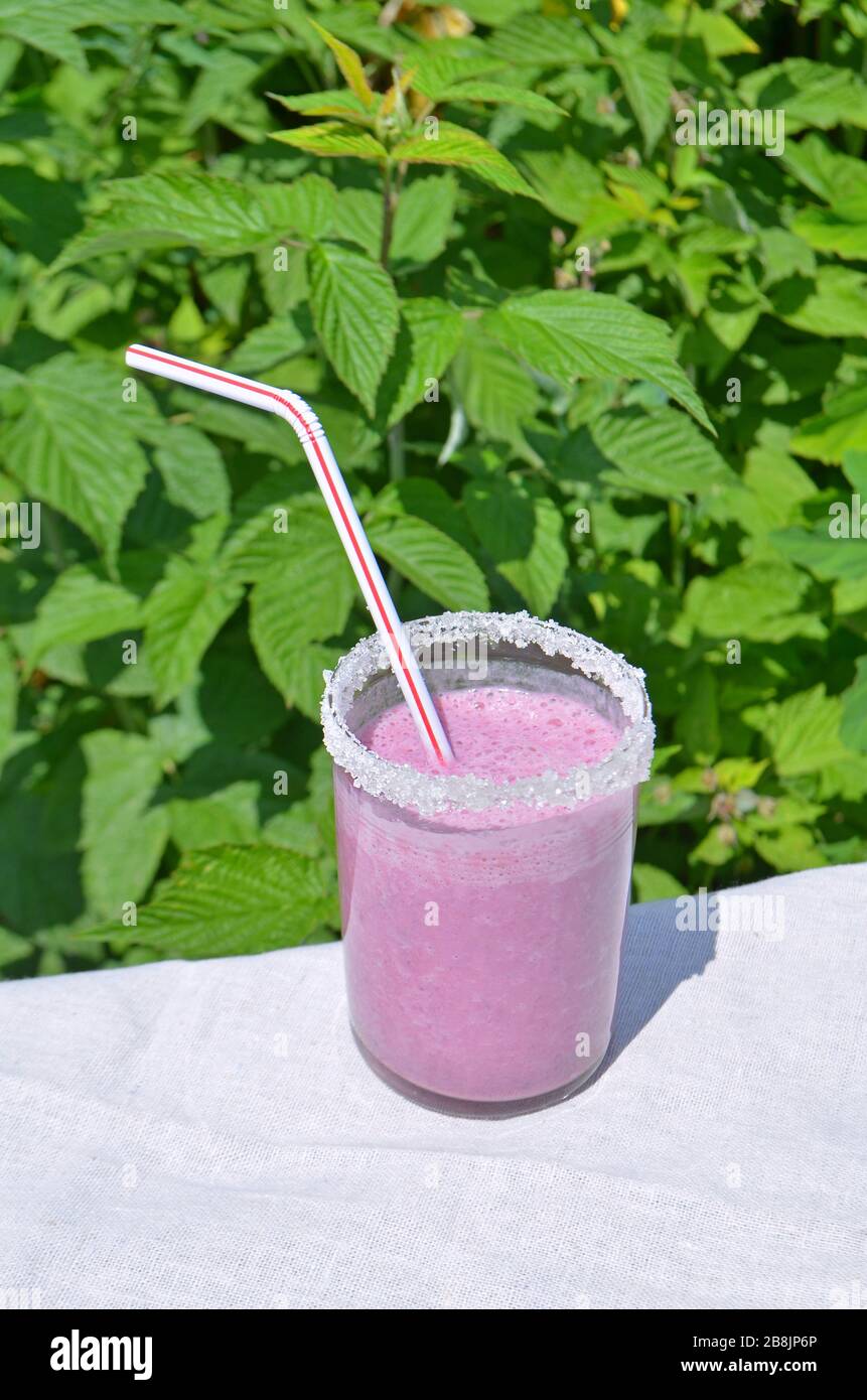 Green and red blended background hi-res stock photography and images ...