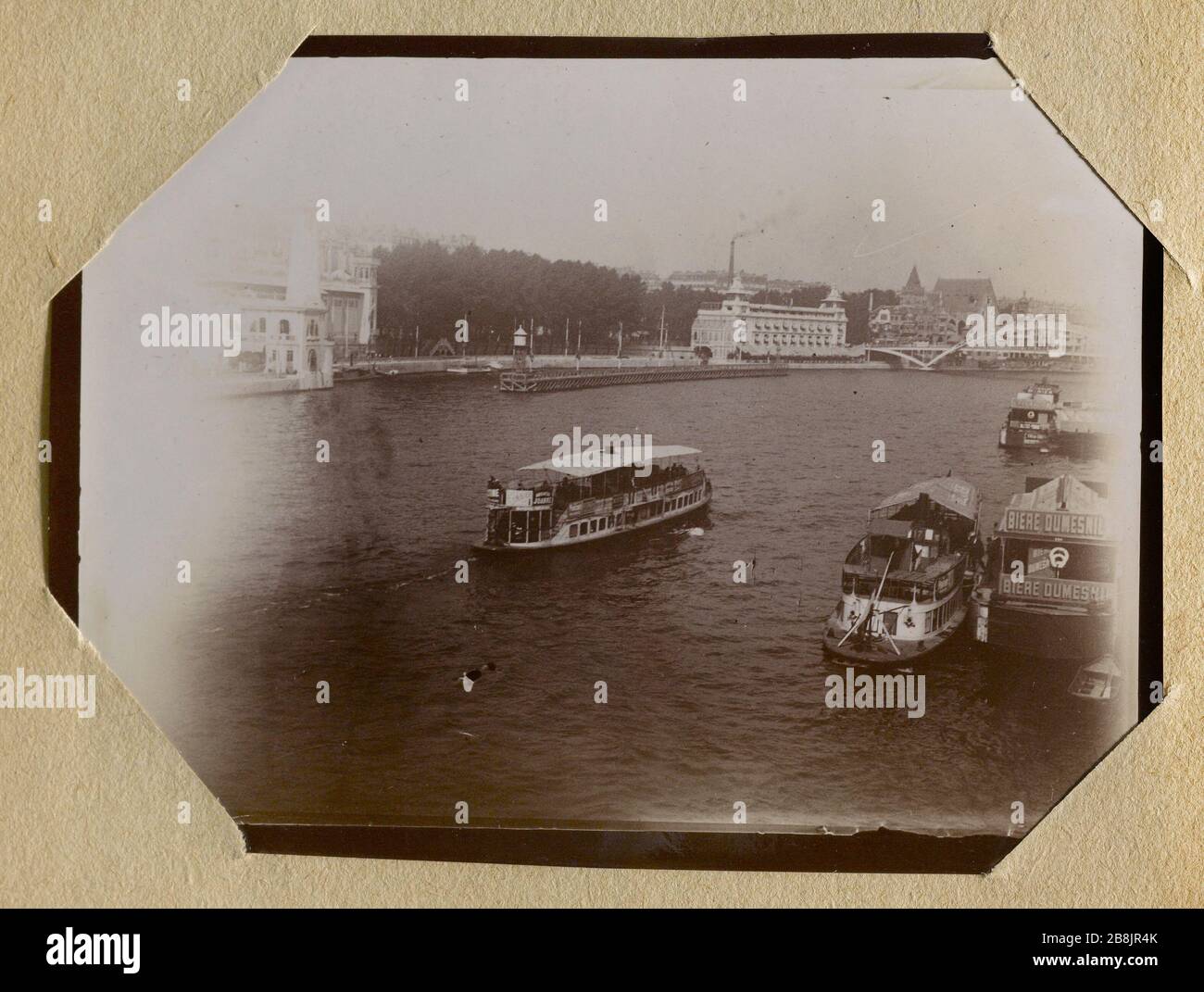 Pontoon album hi-res stock photography and images - Alamy