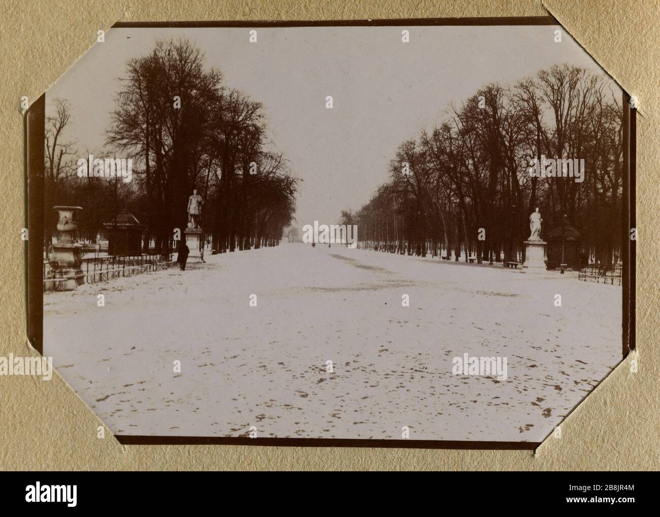 Jardin de tuileries 1900 hi-res stock photography and images - Alamy Jardin de tuileries 1900 hi-res stock photography and images - Alamy