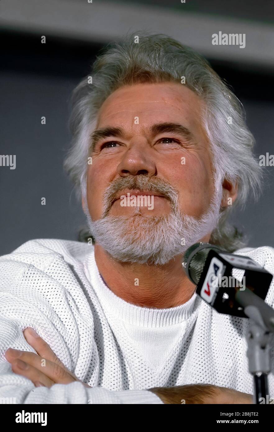 Washington, DC. USA, , 1992 Kenny Rogers live during the 50th ...