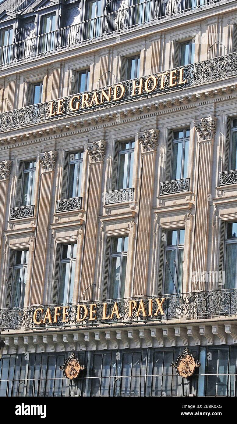 Le grand hotel paris france hi-res stock photography and images - Alamy