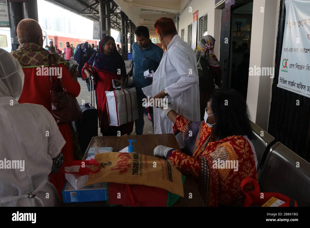 covid 19 13mar 2020 dhaka bangladesh A health workers of bangladesh are ...