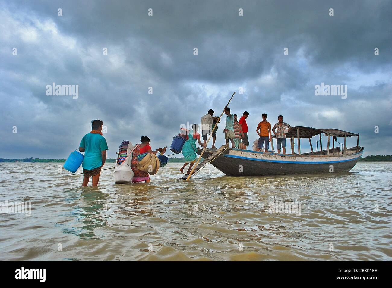 daily life at howrah ferry ghat Stock Photo - Alamy