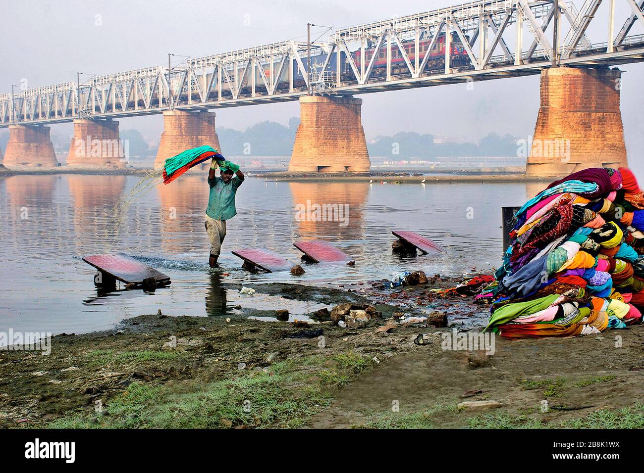 dhobi ghat at agra uttar pradesh india Stock Photo - Alamy