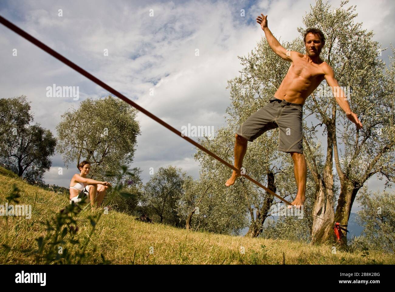 Slackline balancing hi-res stock photography and images - Alamy