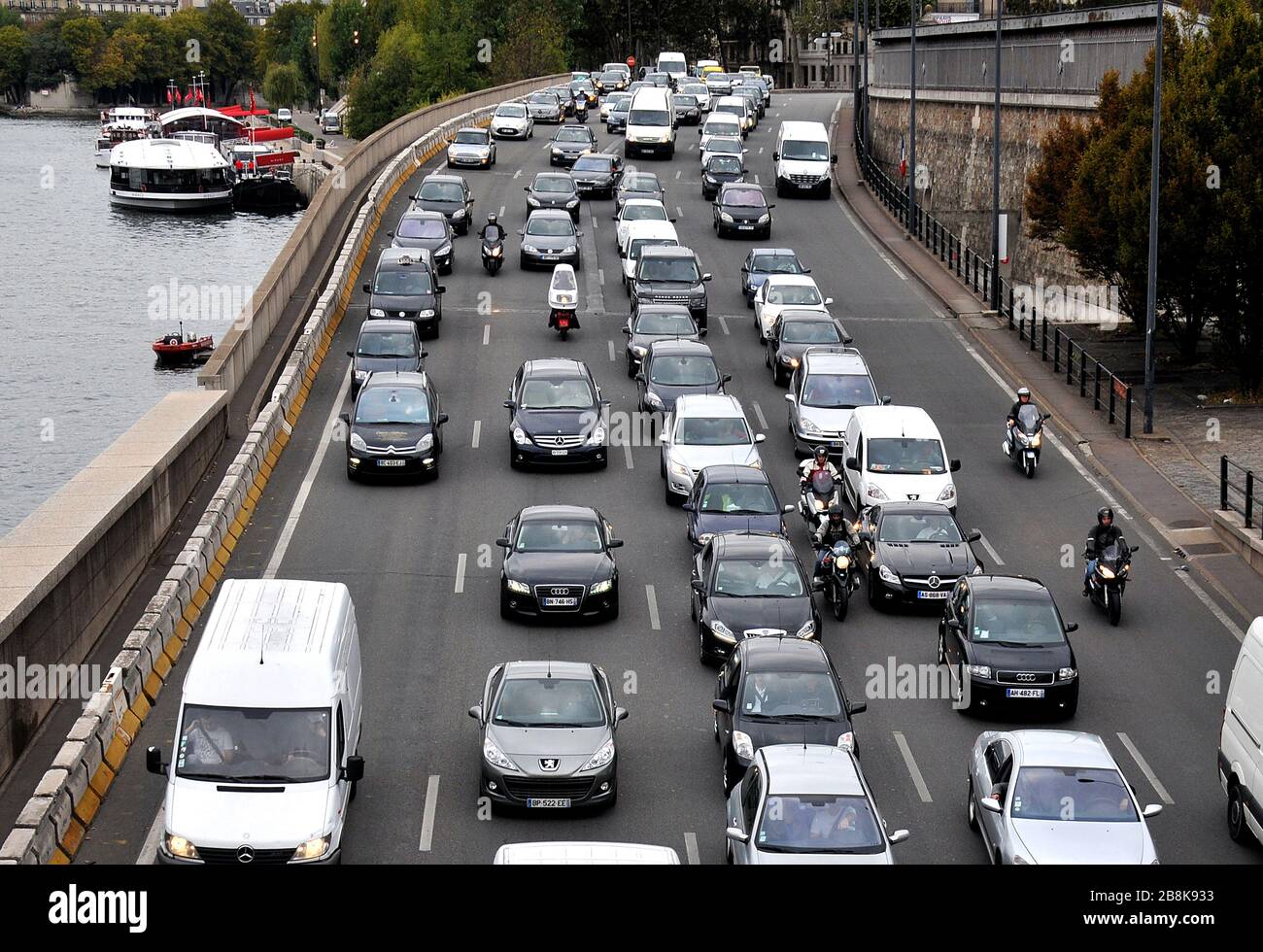 Traffic jam paris hi-res stock photography and images - Alamy