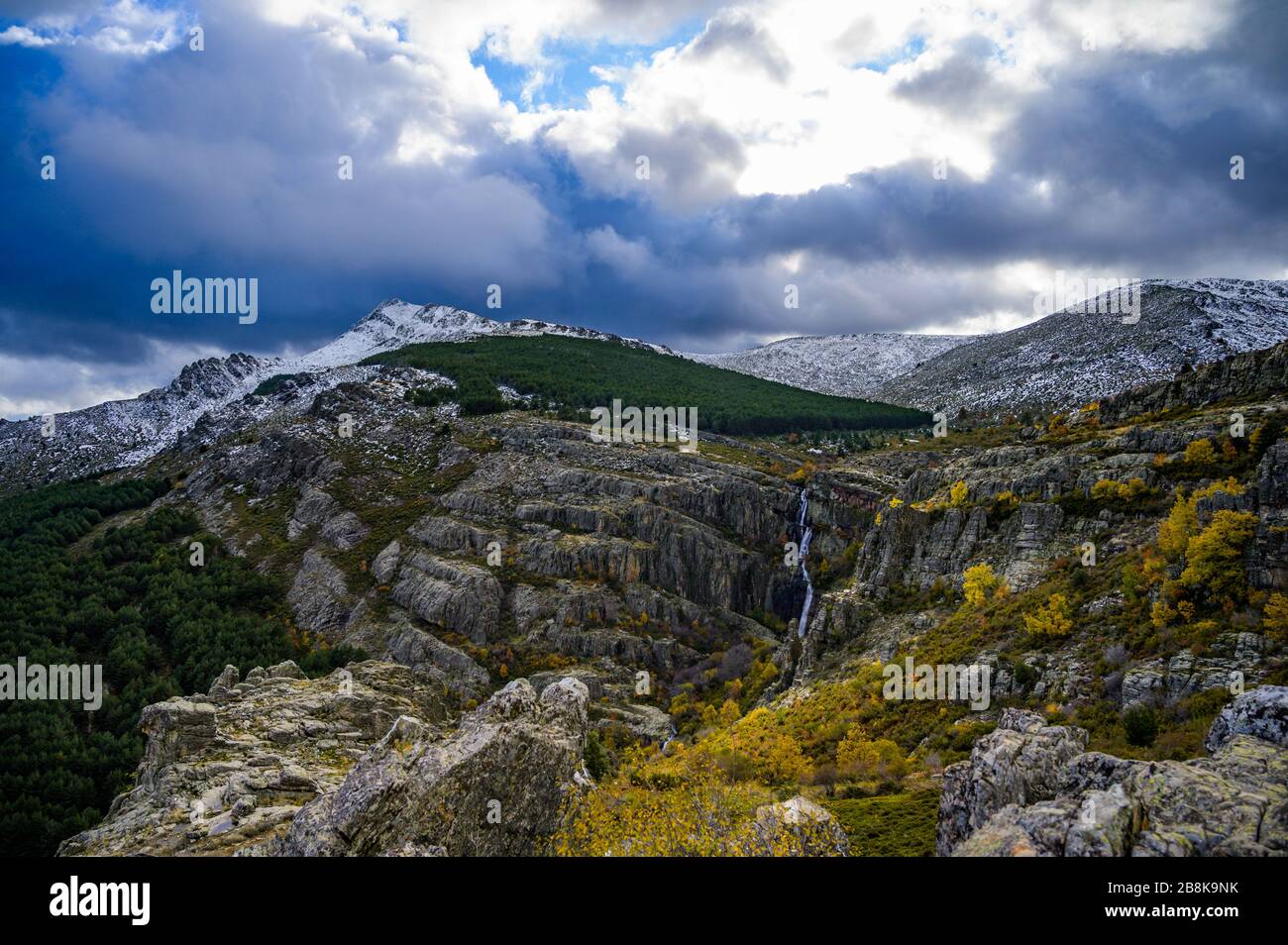 Full mountain hi-res stock photography and images - Alamy
