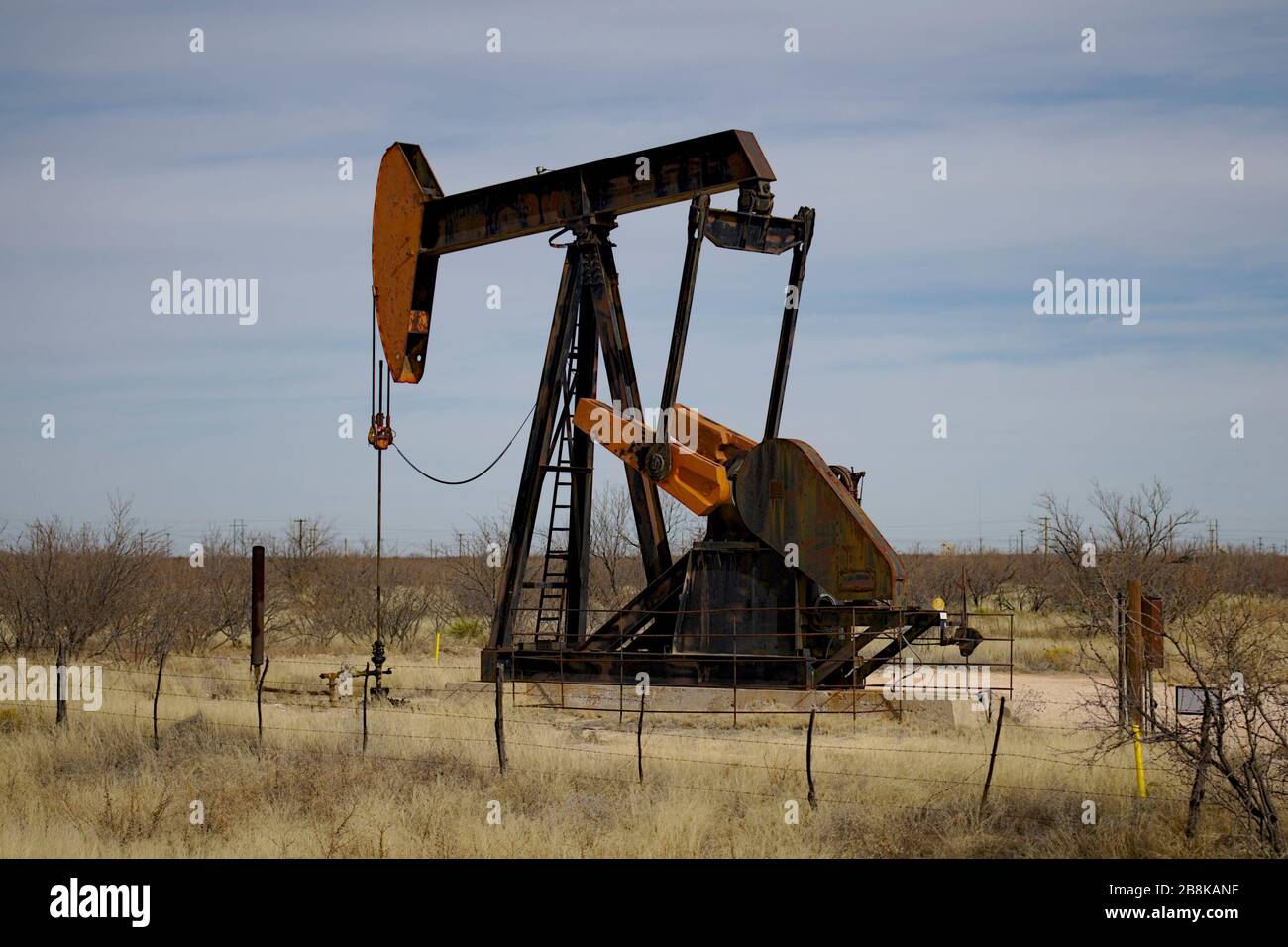 Sucker rod pump hi-res stock photography and images - Alamy