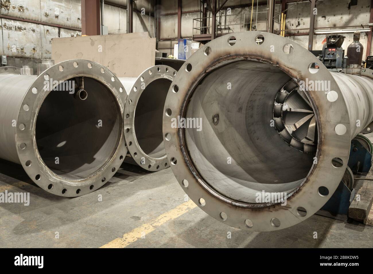 Industrial interior pipes hi-res stock photography and images - Alamy