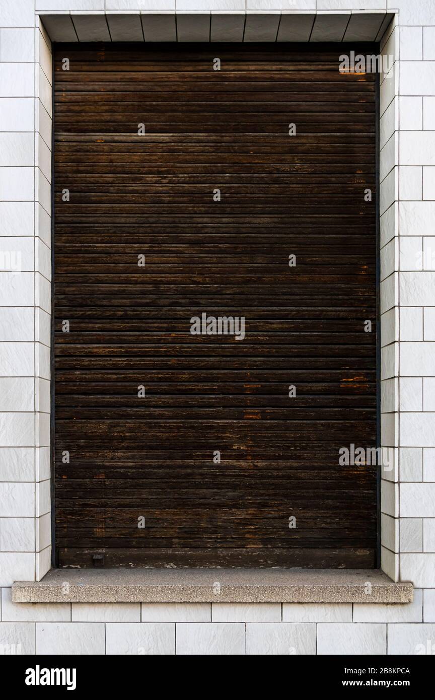 Tiled soffit hi-res stock photography and images - Alamy