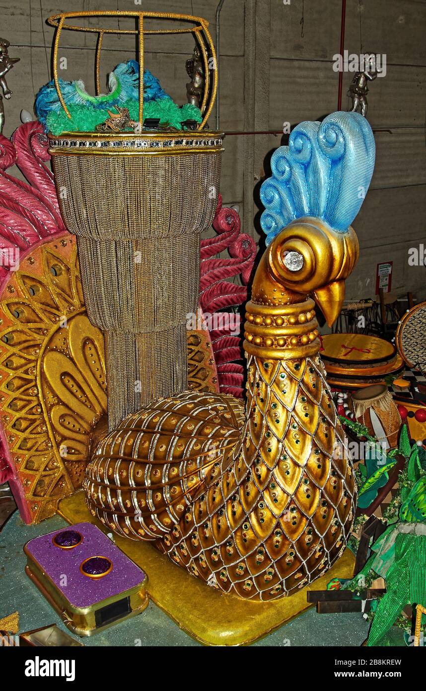 Rooster Parade Float High Resolution Stock Photography and Images - Alamy