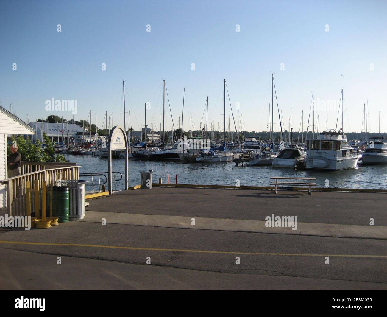 Hamilton waterfront trail hi-res stock photography and images - Alamy