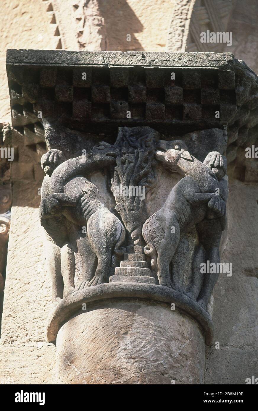 CAPITEL DEL MONASTERIO DE SAN JUAN DE LAS ABADESAS CONSTRUIDO EN EL ...