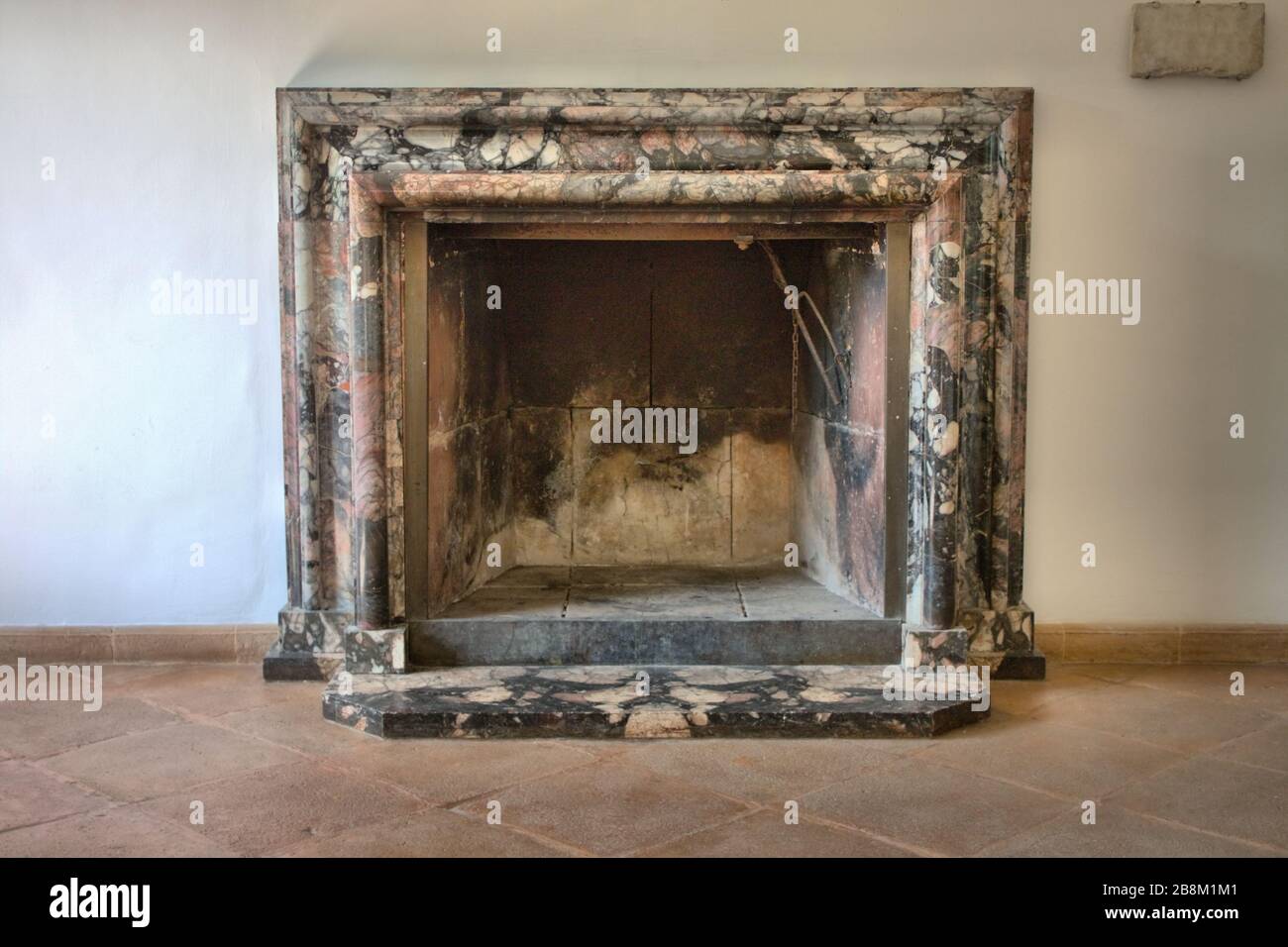 Home large open fire hi-res stock photography and images - Alamy