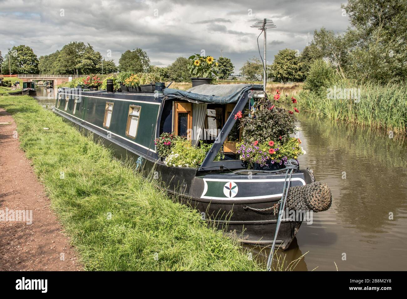 Narrow boat hi-res stock photography and images - Alamy