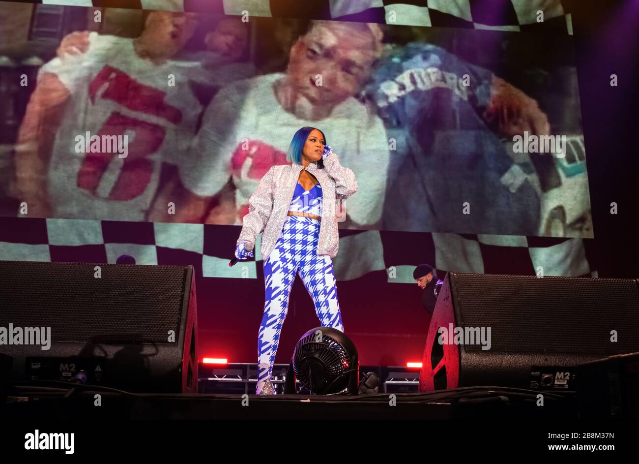 Singer eve hi-res stock photography and images - Alamy