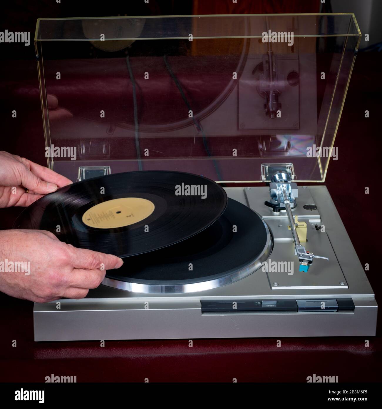 An old record player hi-res stock photography and images - Alamy