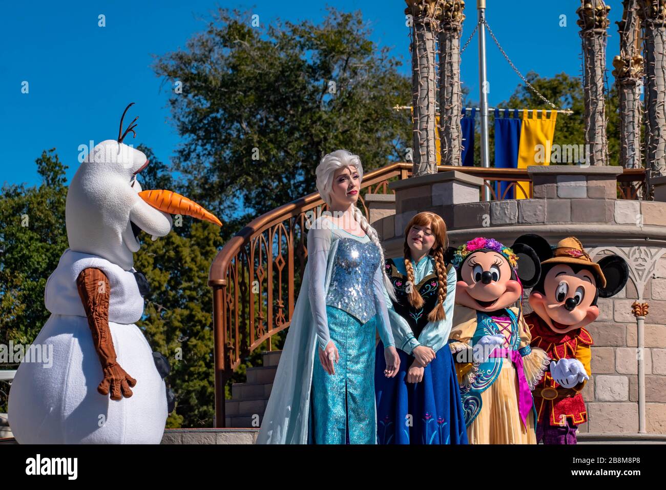 Orlando, Florida. January 20, 2020. Mickey, Minnie , Anna, Elsa y Olaf ...