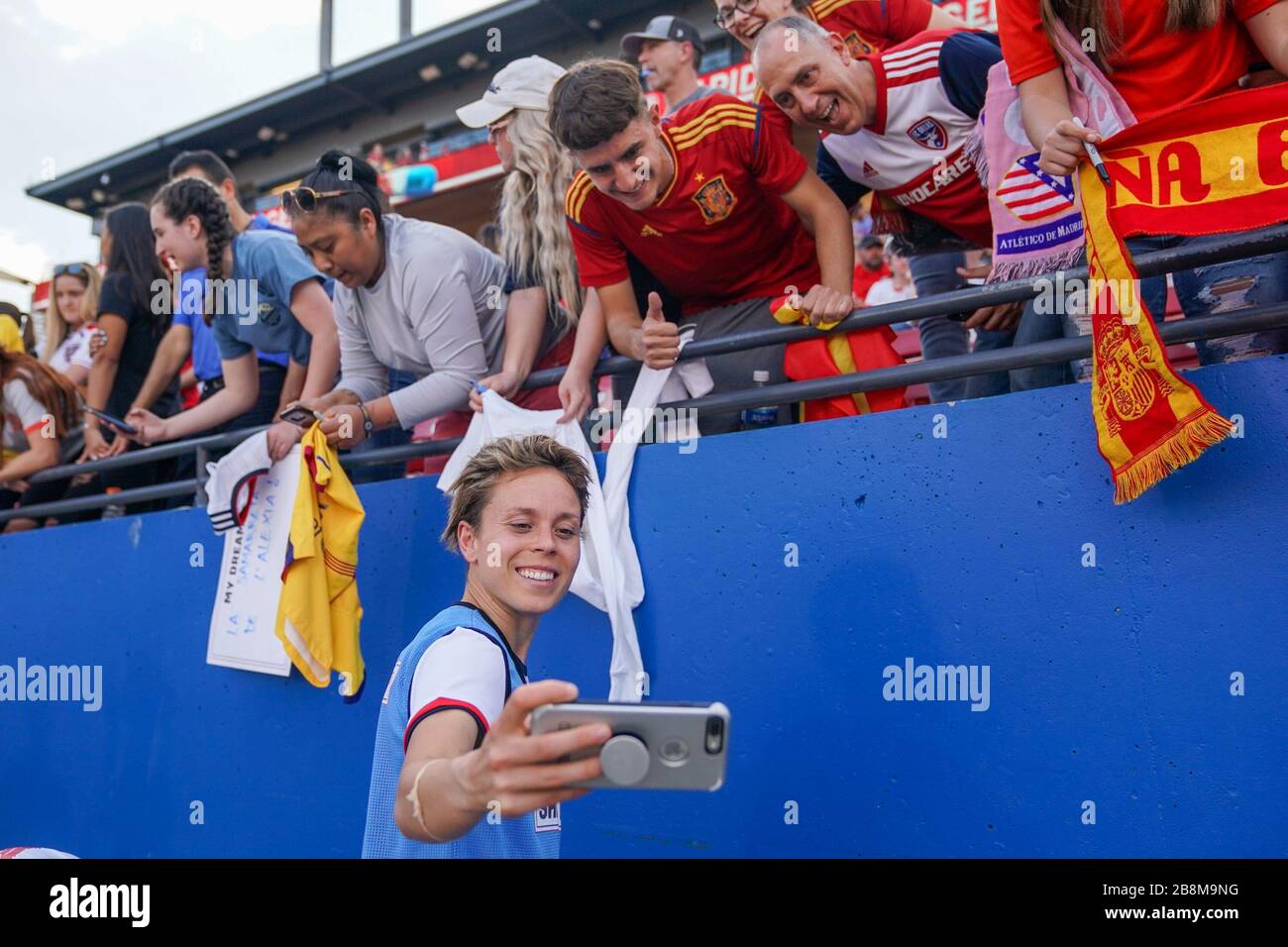 FRISCO. USA. MAR 11: Amanda Sampedro of Spain taking selfies with fans ...