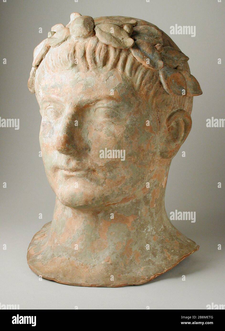 Laurel wreath roman head hi-res stock photography and images - Alamy
