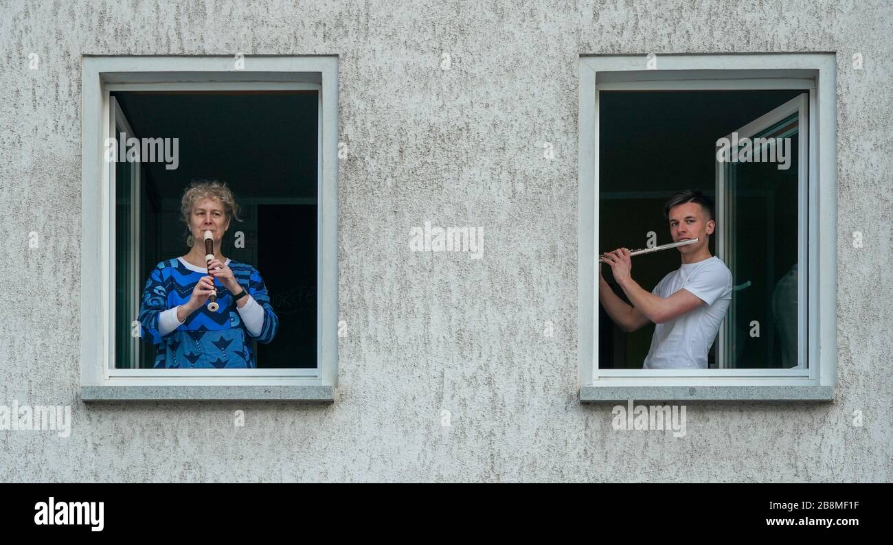 Emotional following hi-res stock photography and images - Alamy