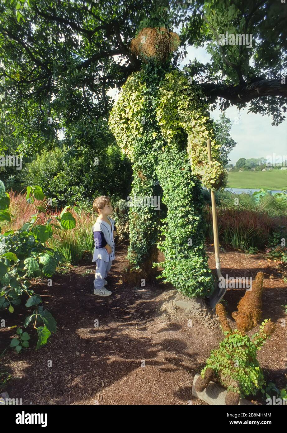 Topiary design hi-res stock photography and images - Alamy