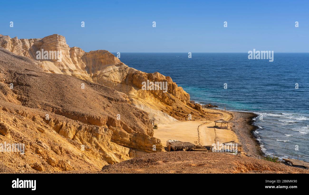 Sandstone geology along the Red Sea, sinai, Egypt Stock Photo - Alamy