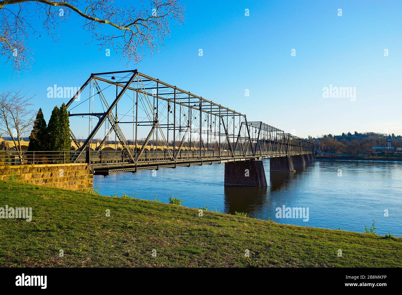 Walnut Street Bridge Stock Photo - Alamy
