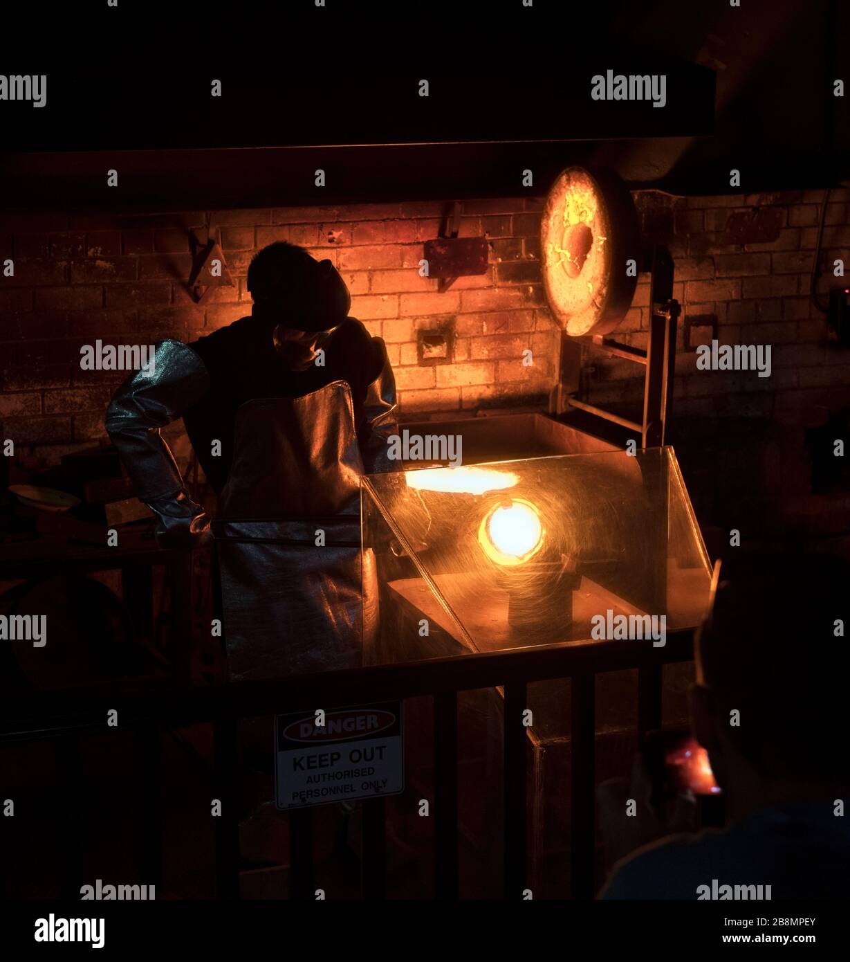 Gold ingot pour hi-res stock photography and images - Alamy