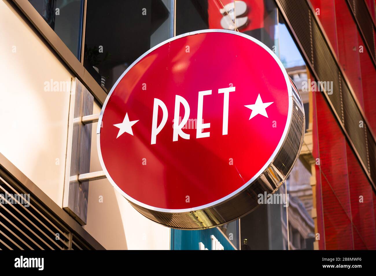 Pret Logo In Pictures: Pret's New US Brand Identity | News | MCA