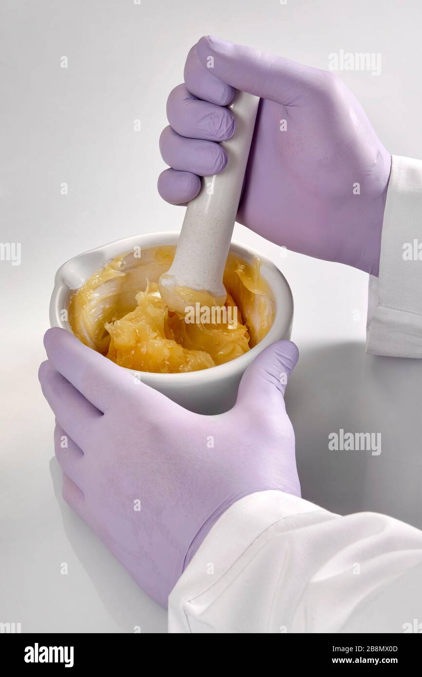 Mortar and pestle doctor hi-res stock photography and images - Alamy