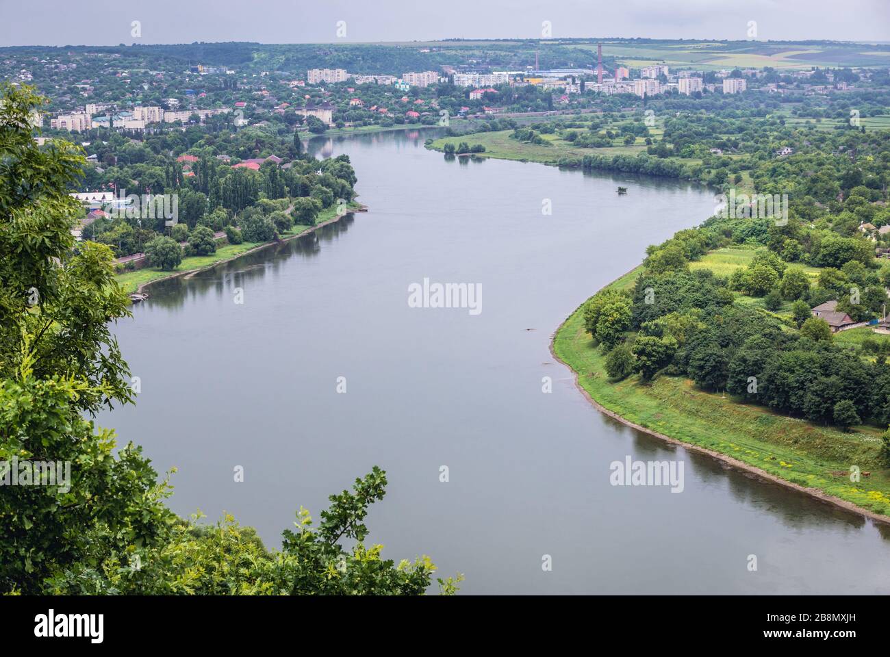 Soroca city in Moldva on left, and Ukrainian bank in Tsekynivka village ...