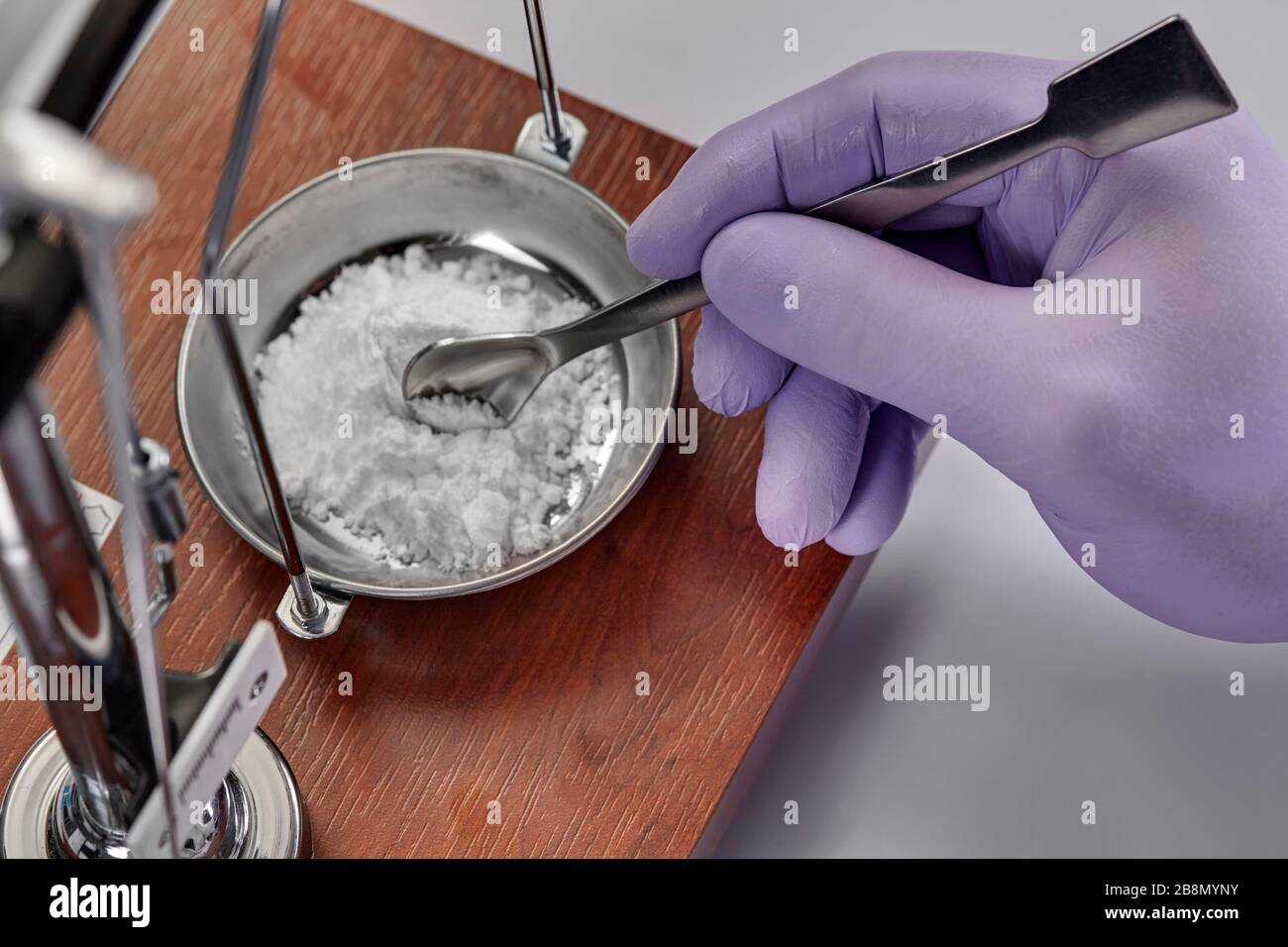 Science laboratory scales hi-res stock photography and images - Alamy
