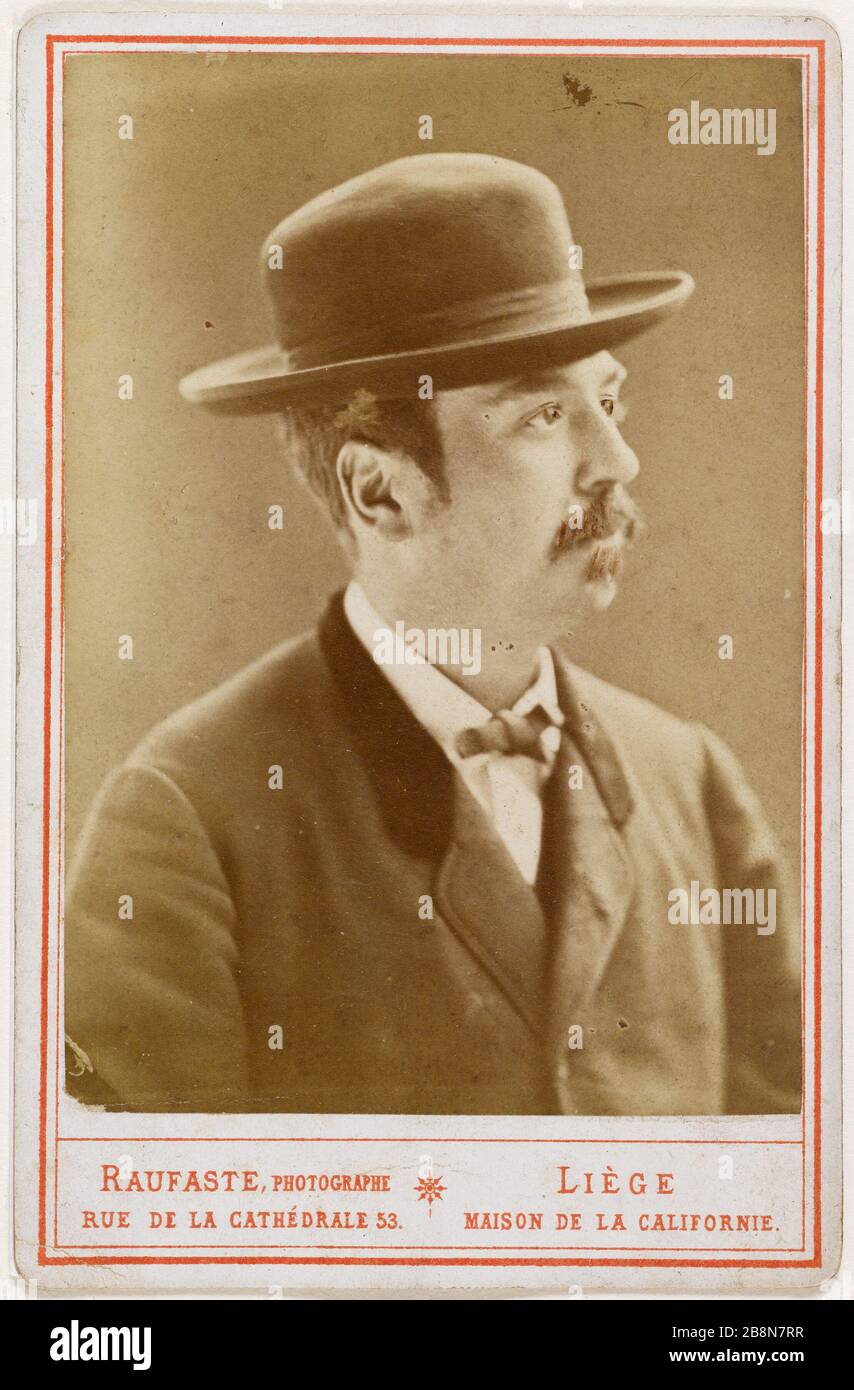 Sur chapeau hi-res stock photography and images - Alamy