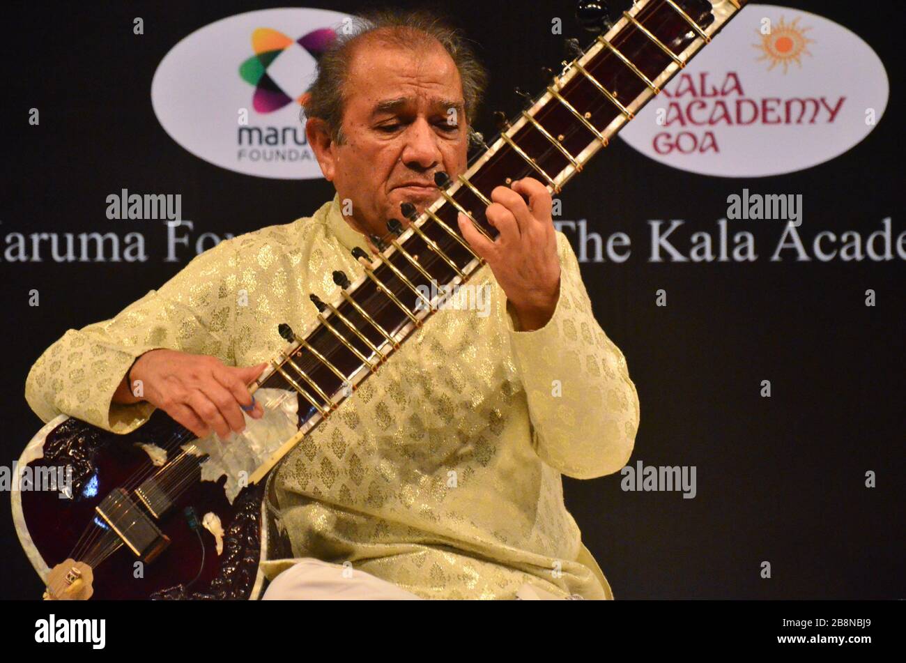 Third generation sitarist hi-res stock photography and images - Alamy