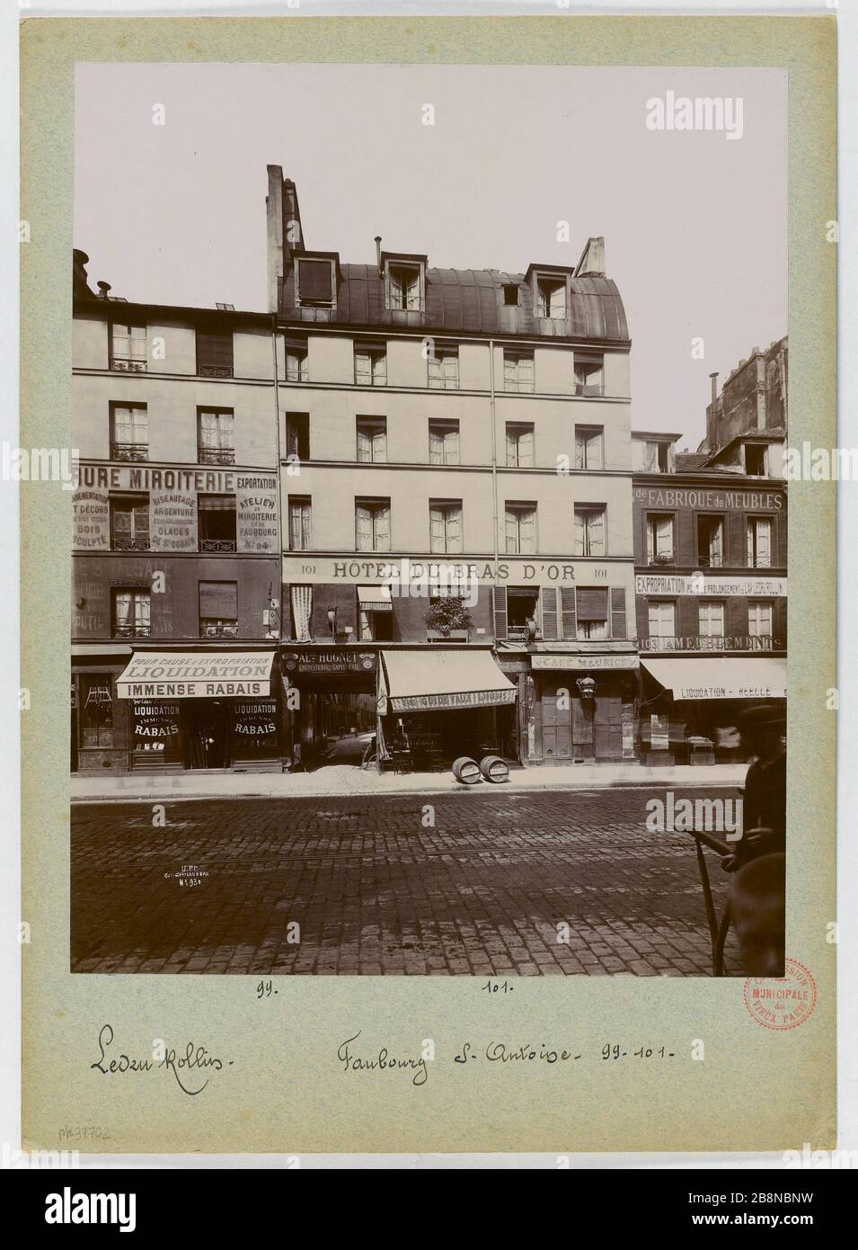 99 rue saint antoine hi-res stock photography and images - Alamy