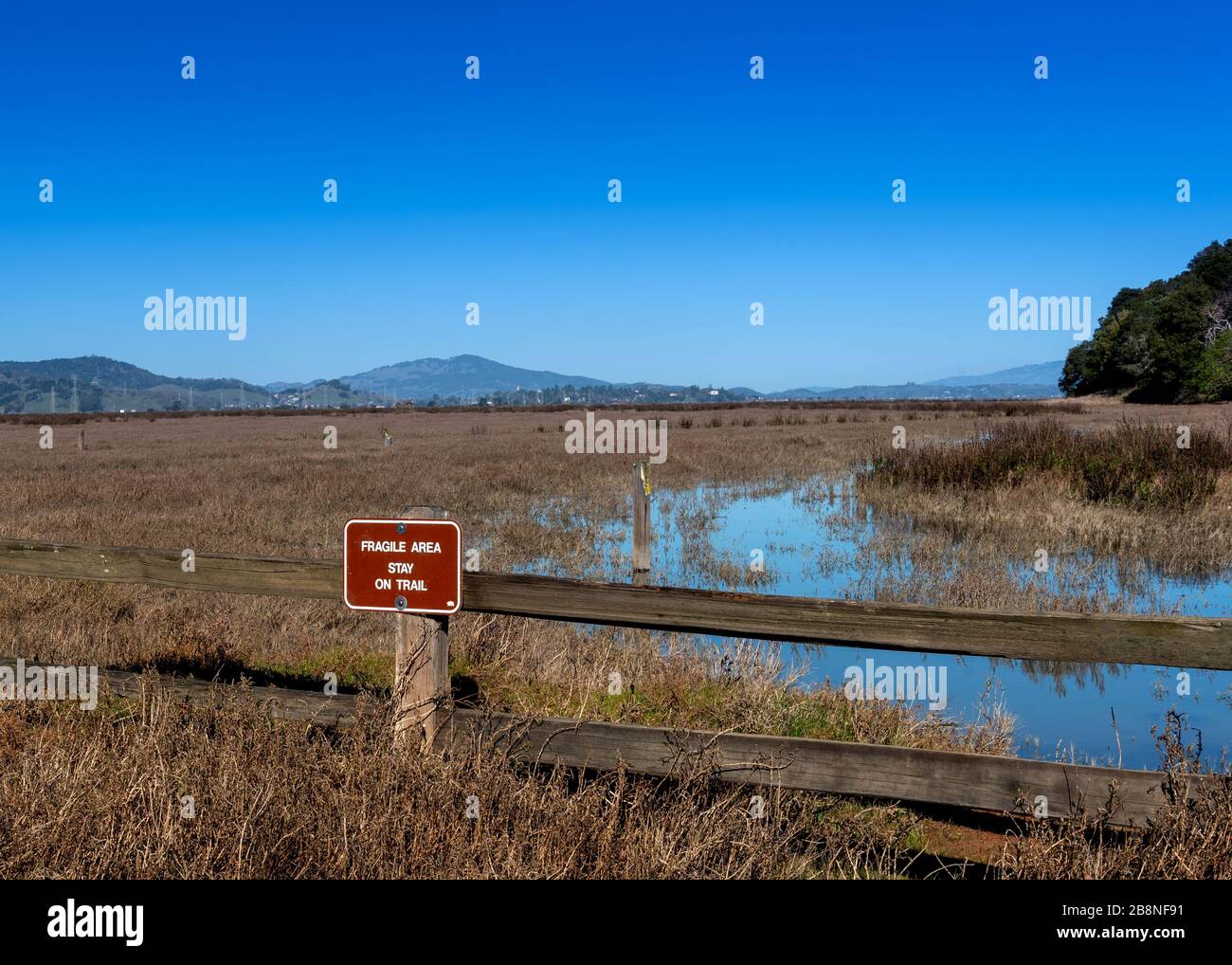 China ranch trails hi-res stock photography and images - Alamy
