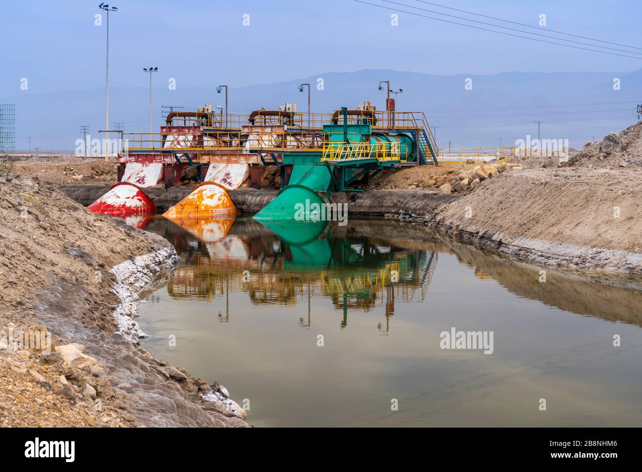 Water control structure hi-res stock photography and images - Alamy