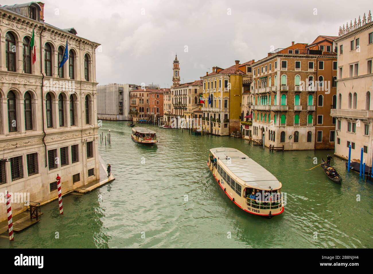 Pilings in venice canal hi-res stock photography and images - Alamy