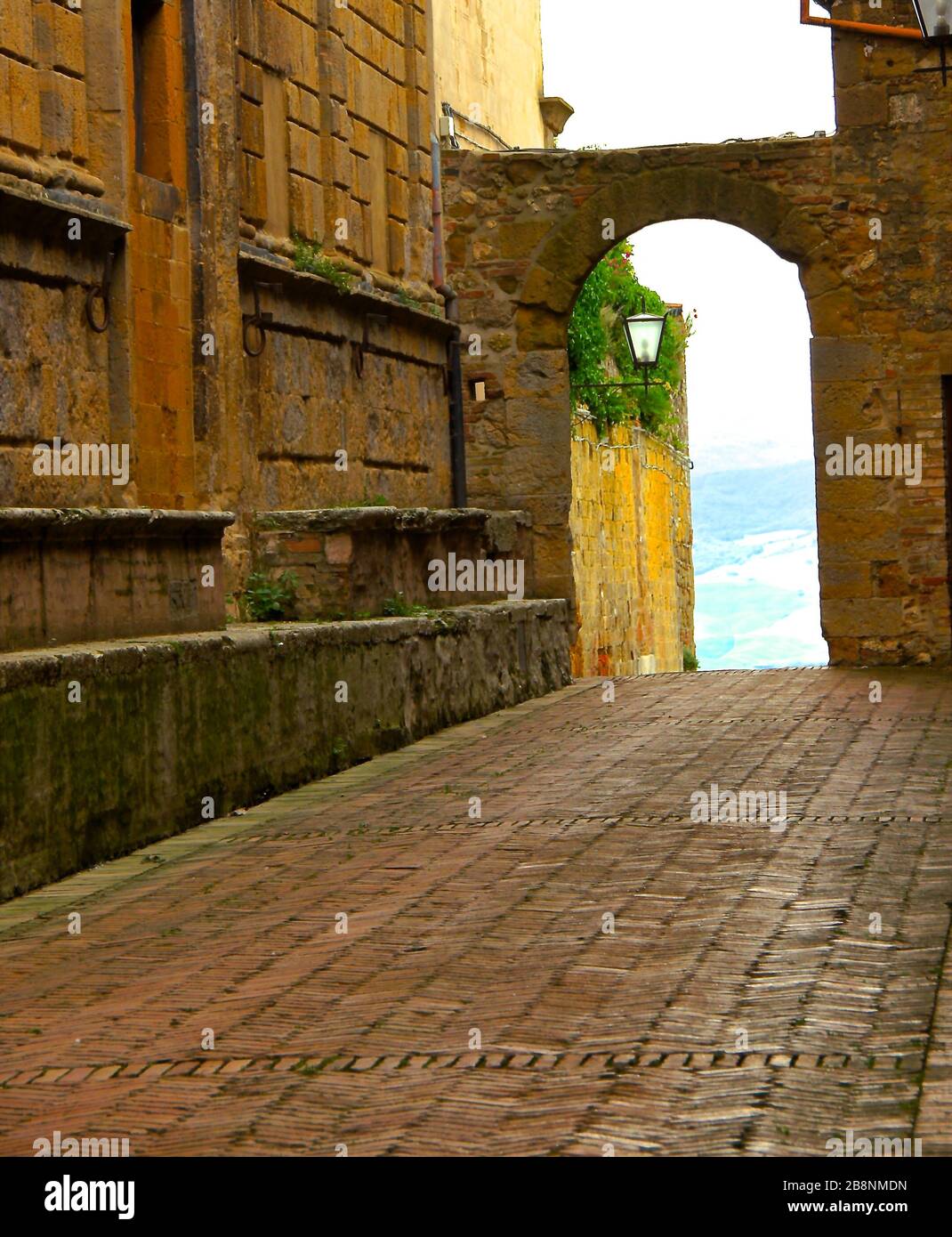Portal walkway hi-res stock photography and images - Alamy