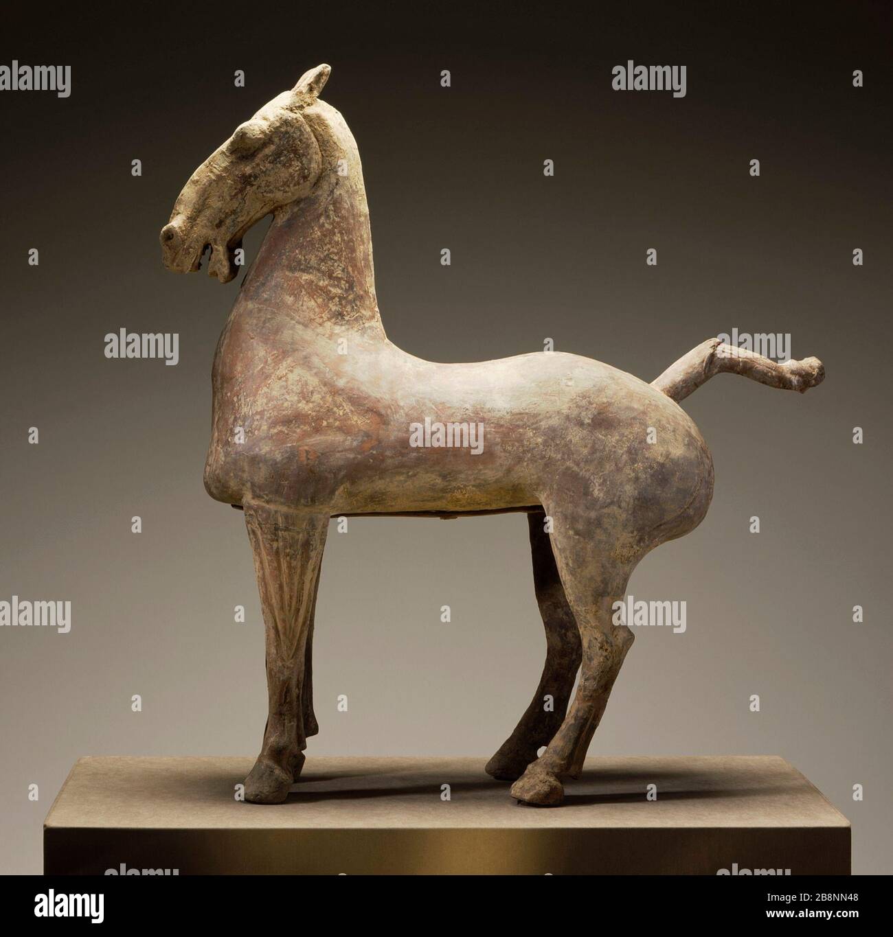 Chinese sculpture western han dynasty hi-res stock photography and ...