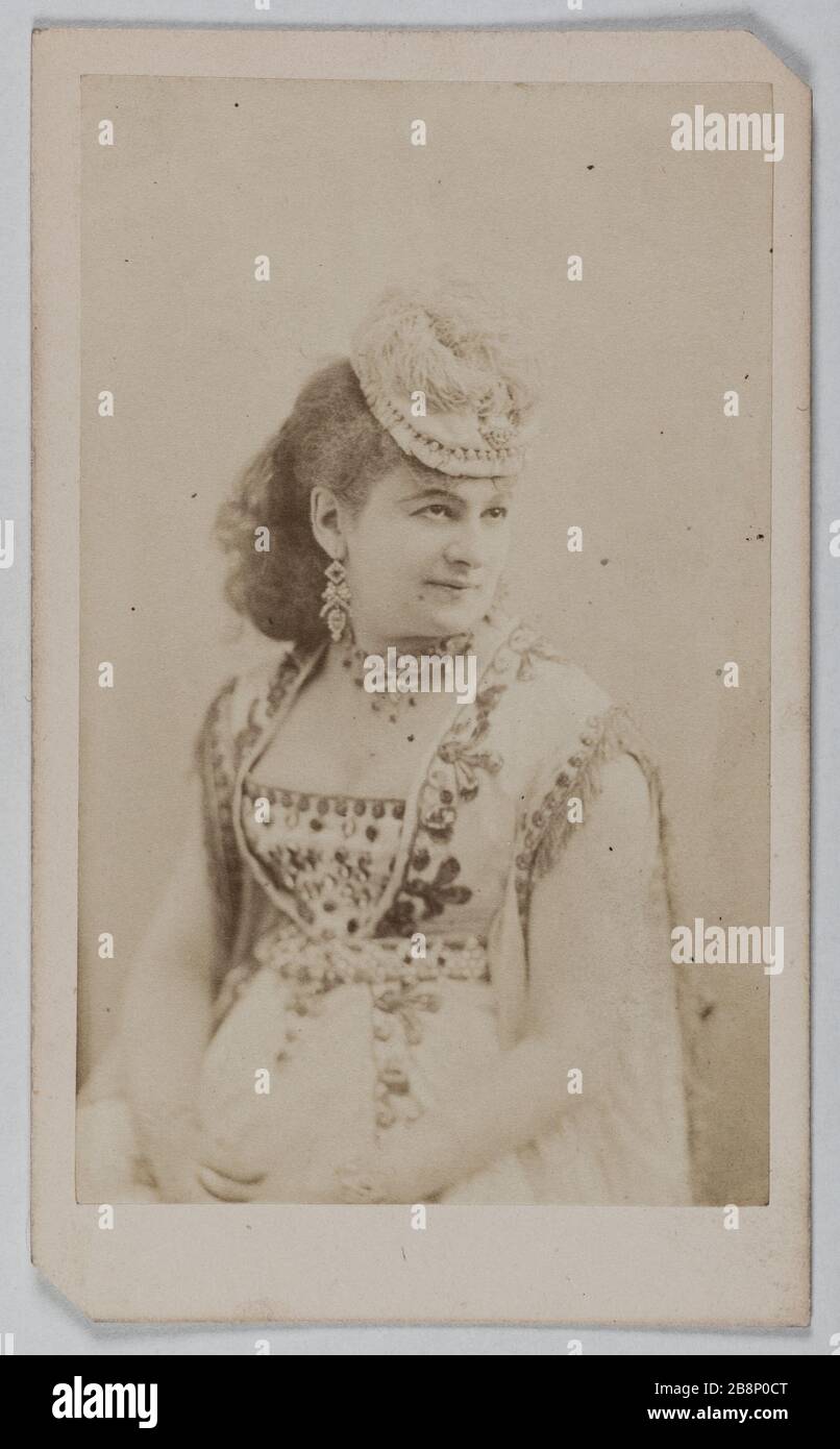Portrait of Fonti (actress) Portrait de Fonti, actrice. Photographie ...