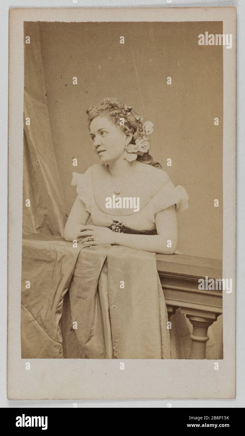 Portrait of Jeanne Leduc (called Candle Rose), actress Portrait de ...