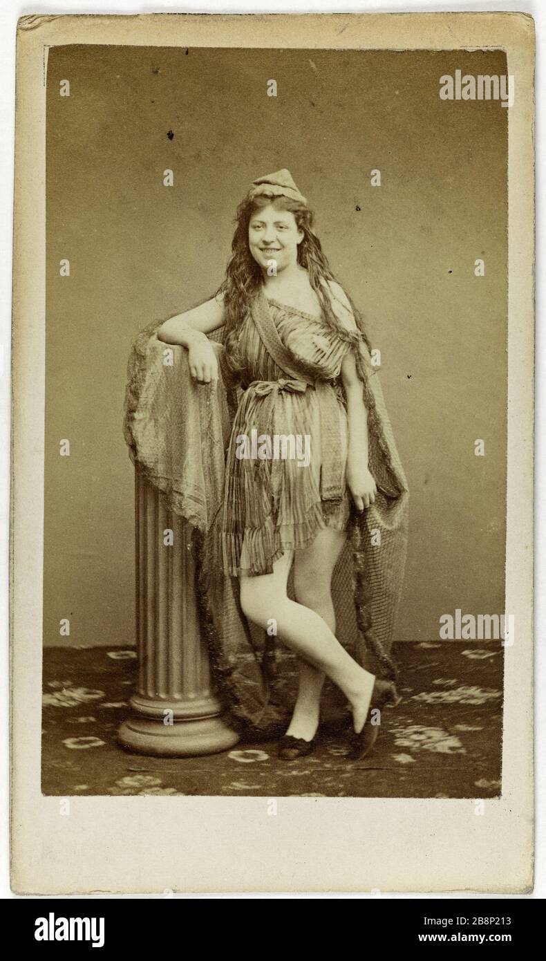 Ad anne hi-res stock photography and images - Alamy
