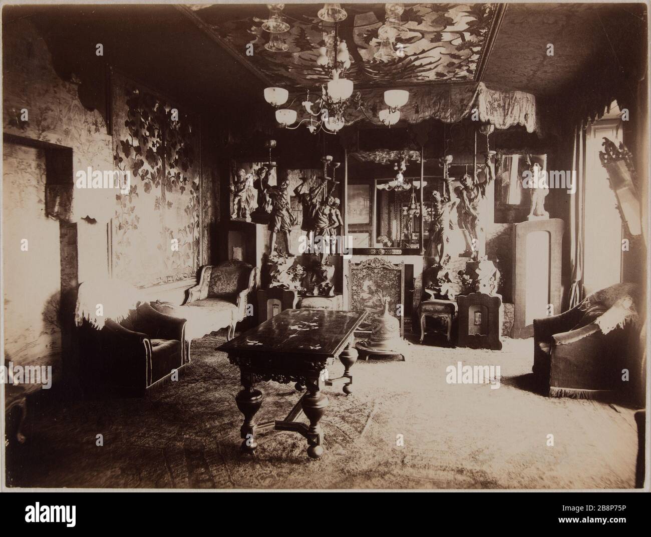 The red lounge at Hauteville House "Le salon rouge à Hauteville House ...