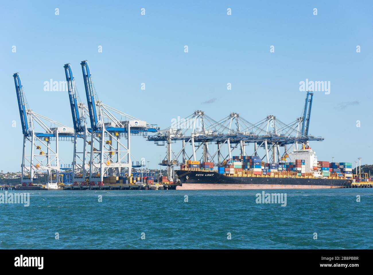 Container ship at Port of Auckland, Waitemata Harbour, Auckland, New ...
