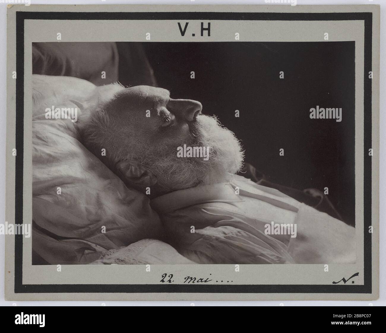 VICTOR HUGO IN HER BED OF DEATH RIGHT PROFILE Victor Hugo sur son lit ...